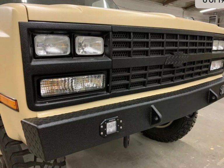 1991 Chevrolet Suburban V2500 for sale